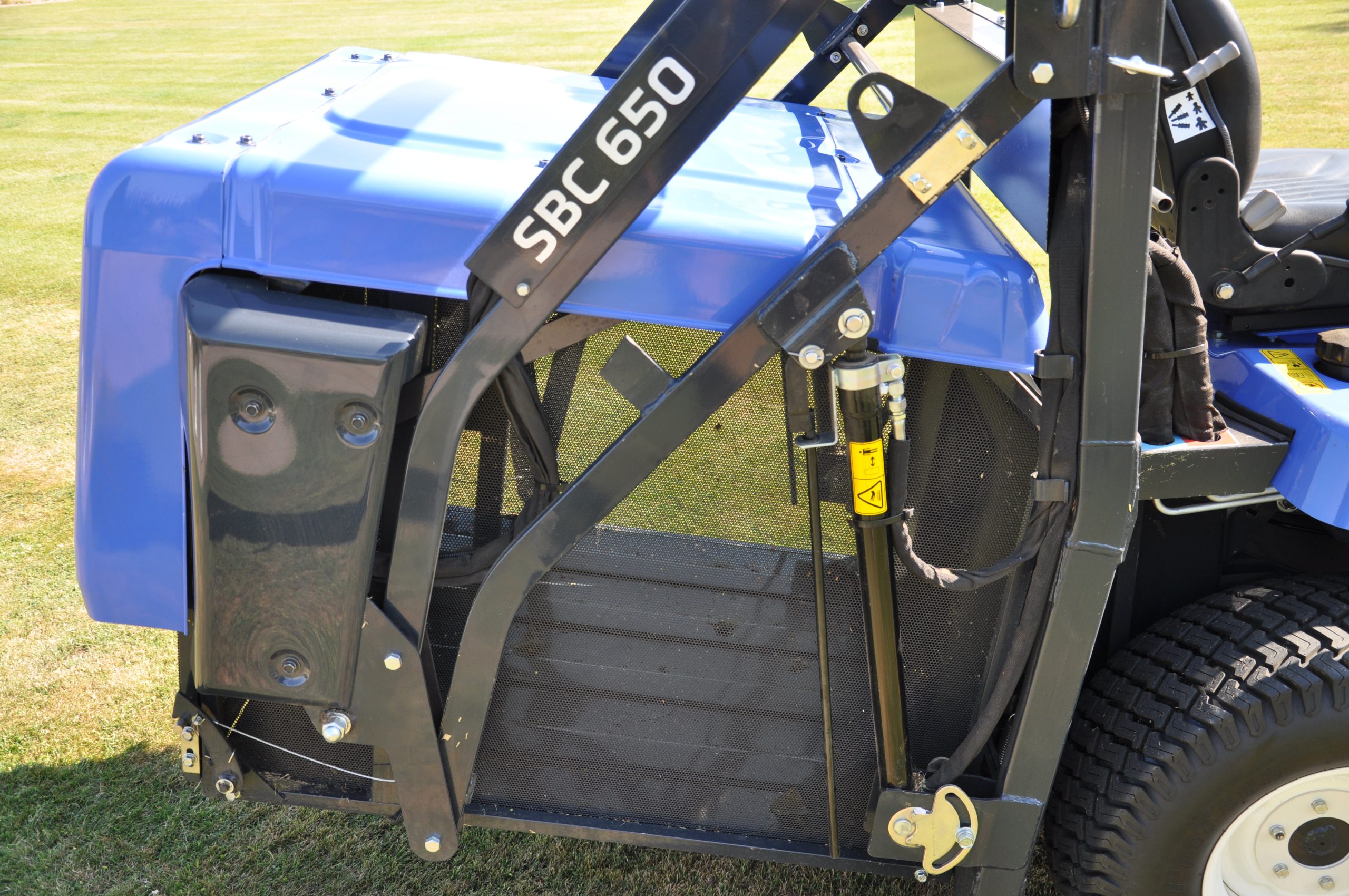 Euromec - Iseki SXG Series Ride-on Mower